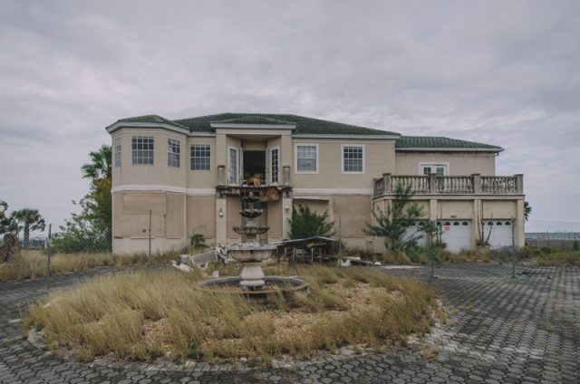 Apollo Beach Mansion | 40+ Photos | Abandoned Florida